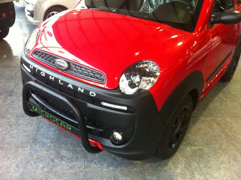 Coches sin carnet nuevos MICROCAR MGO 4 nuevo interior y exterior